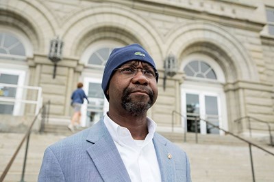 How a refugee turned mayor seeks to transcend politics of divisiveness ...